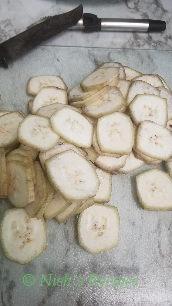 Valakkai Varuval » Nish's Recipes » Side Dish » Valakkai Varuval