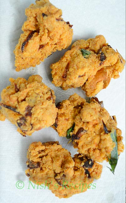 Munthiri Pakoda » Nish's Recipes » Snacks » Munthiri Pakoda